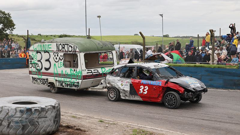 REPORT: CARAVANDALISM 23! Mon 28th August 2023 - Mendips Raceway